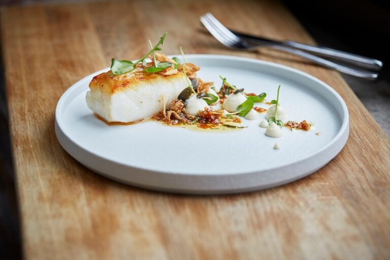 Skrei à la crème de chou-fleur et beurre noisette - Kiss My Chef